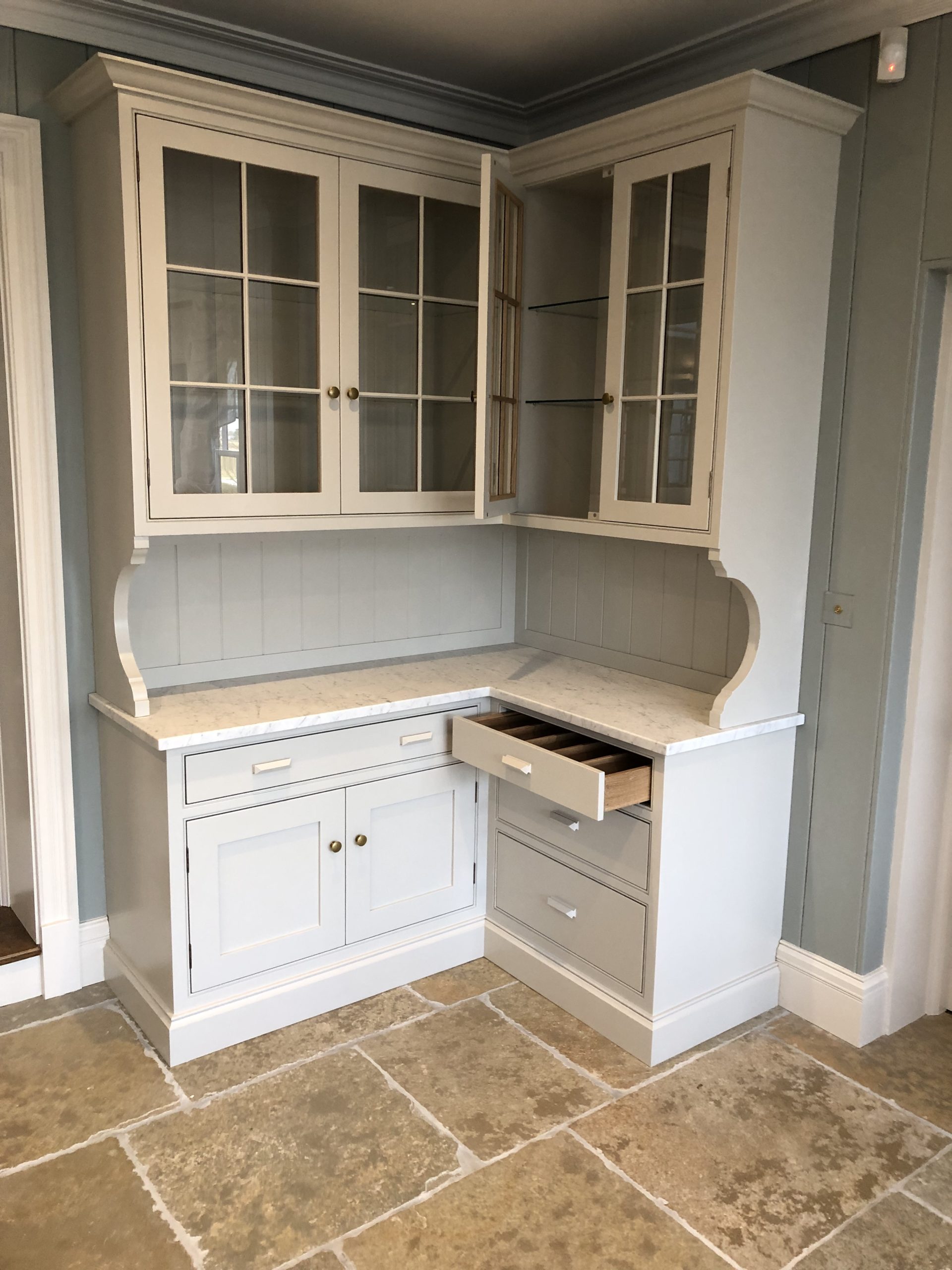 Corner Dining Unit | M S Oakes Joinery